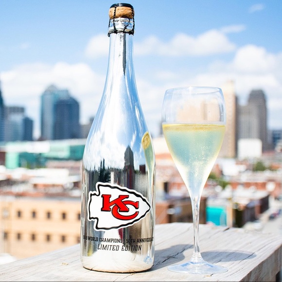 Kansas City Chiefs | Dining | Kc Chiefs 969 Metallic Silver Champagne ...